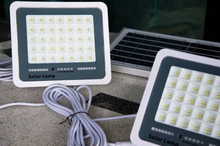 Keunggulan Lampu Tahan Cuaca untuk Proyek Konstruksi - PT. MEGA CITRA ...